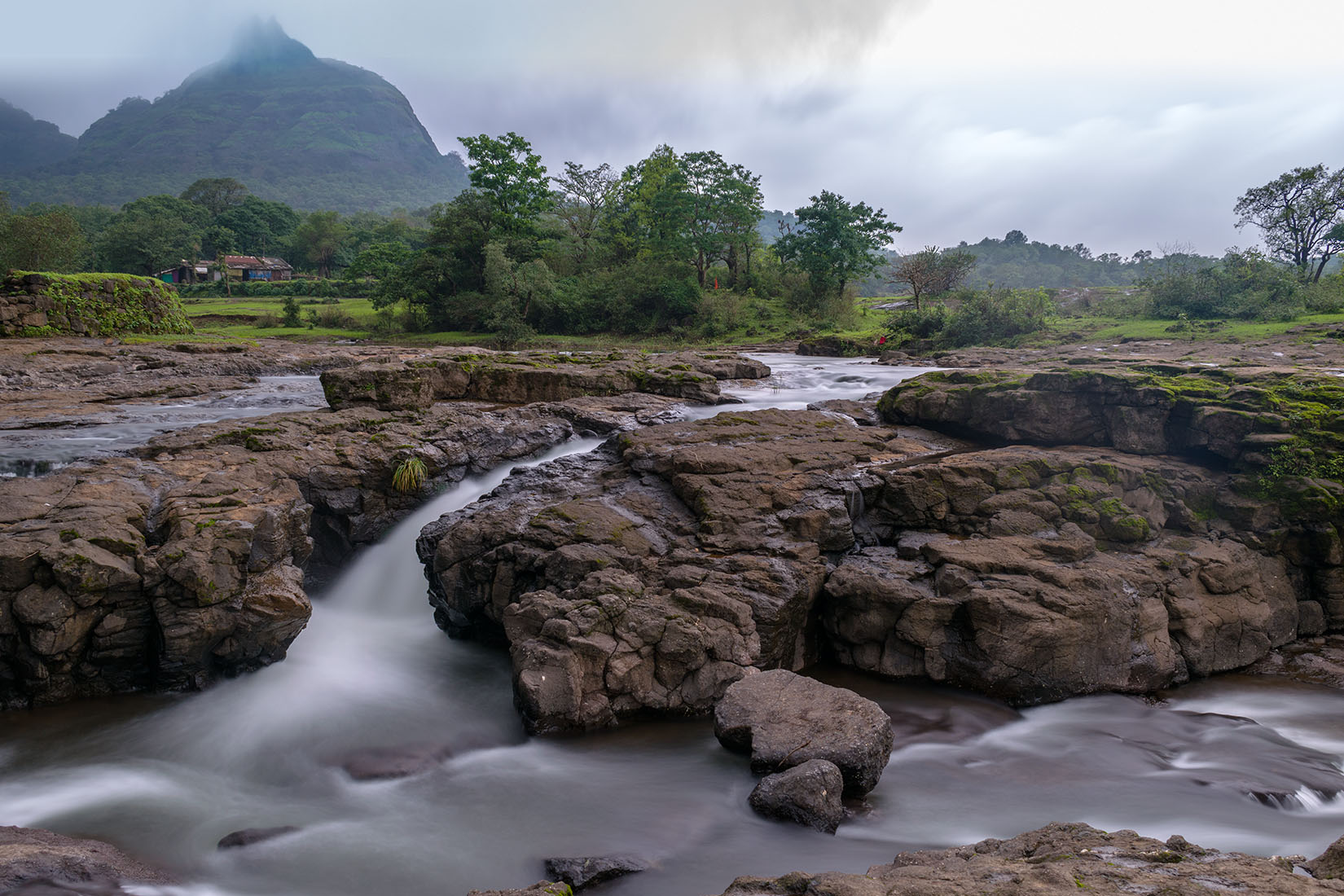 Junner_waterfall – UI/UX DESIGNER | PHOTOGRAPHER