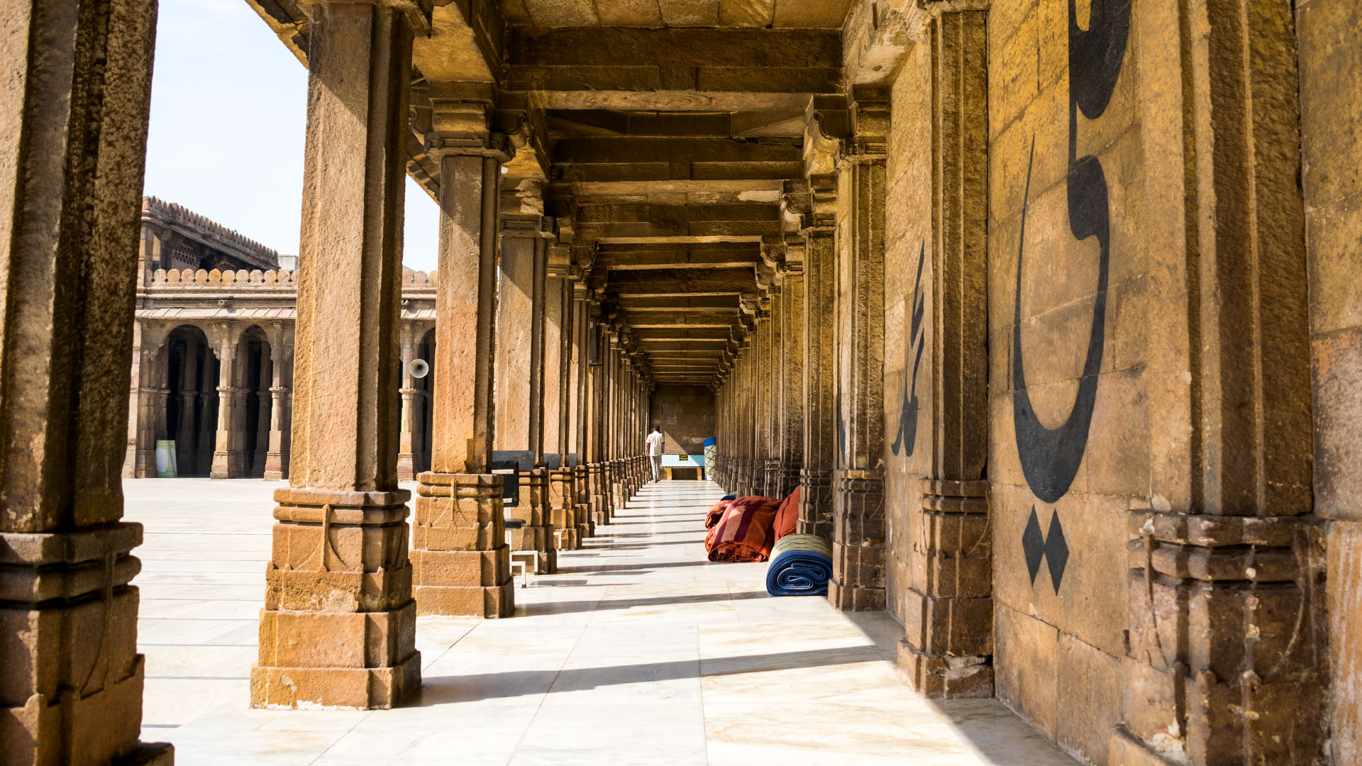 How to Use Triangles in Photography (3 Types of Triangles in ...